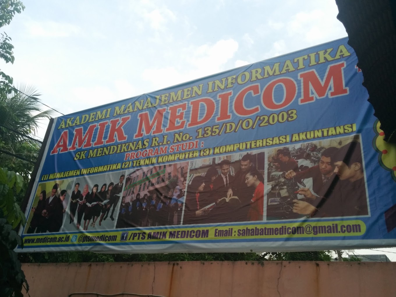 Biaya Kuliah Akademi Informatika Dan Komputer Medicom (AMIK Medicom) 2024/2025 - Kuliah Karyawan ...
